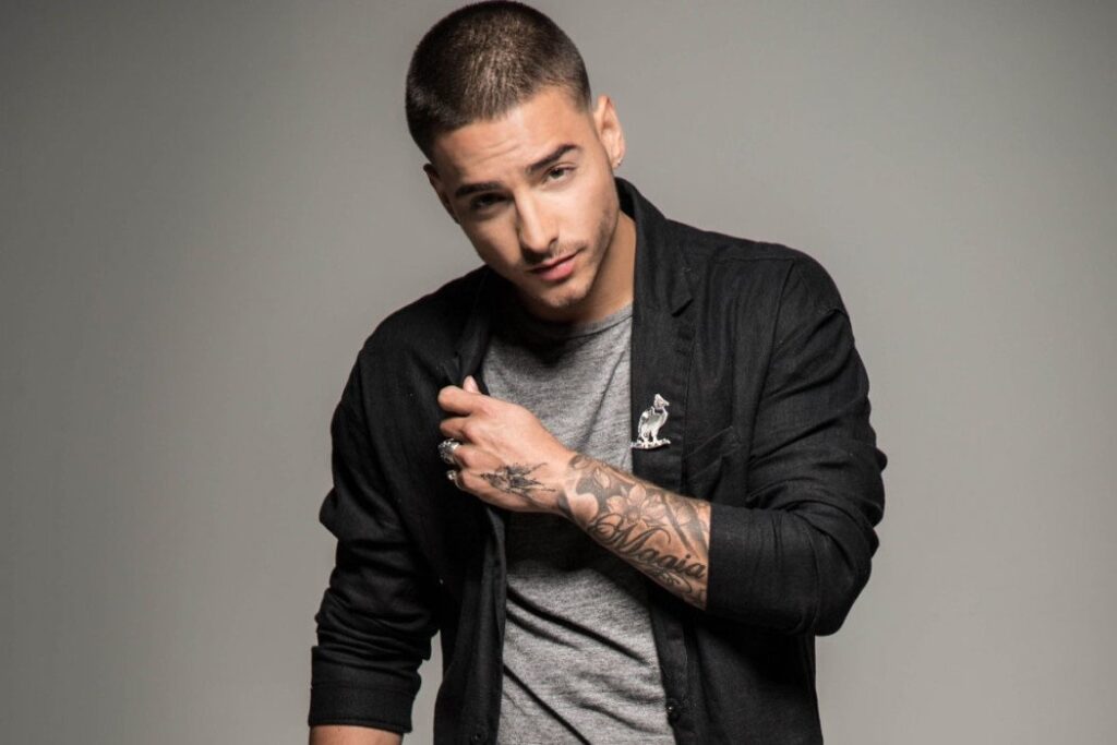 ¡Único en el mundo! Así es el exclusivo reloj de lujo que Maluma recibió