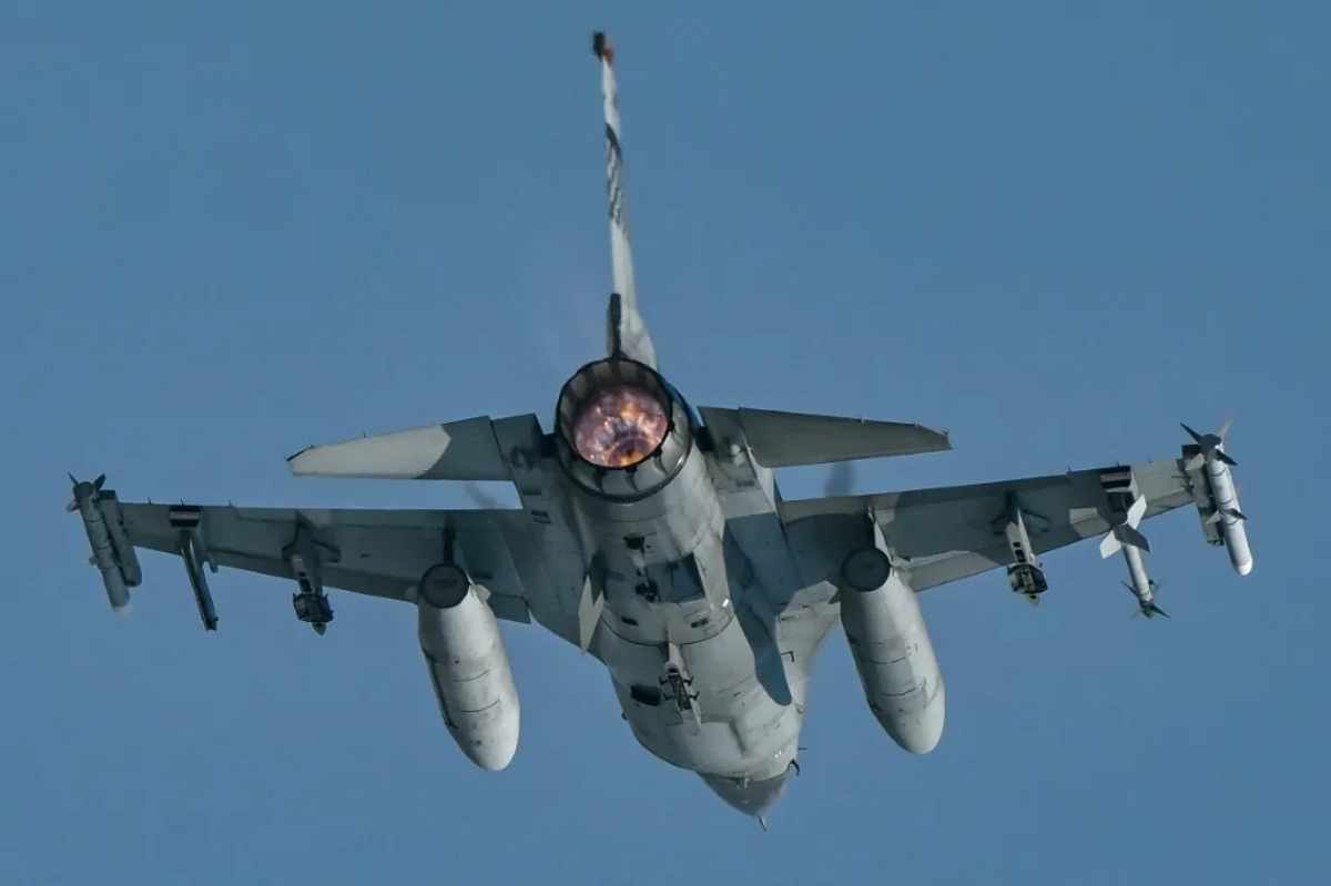 EE.UU. aprueba la venta de cazas F-16 a Filipinas