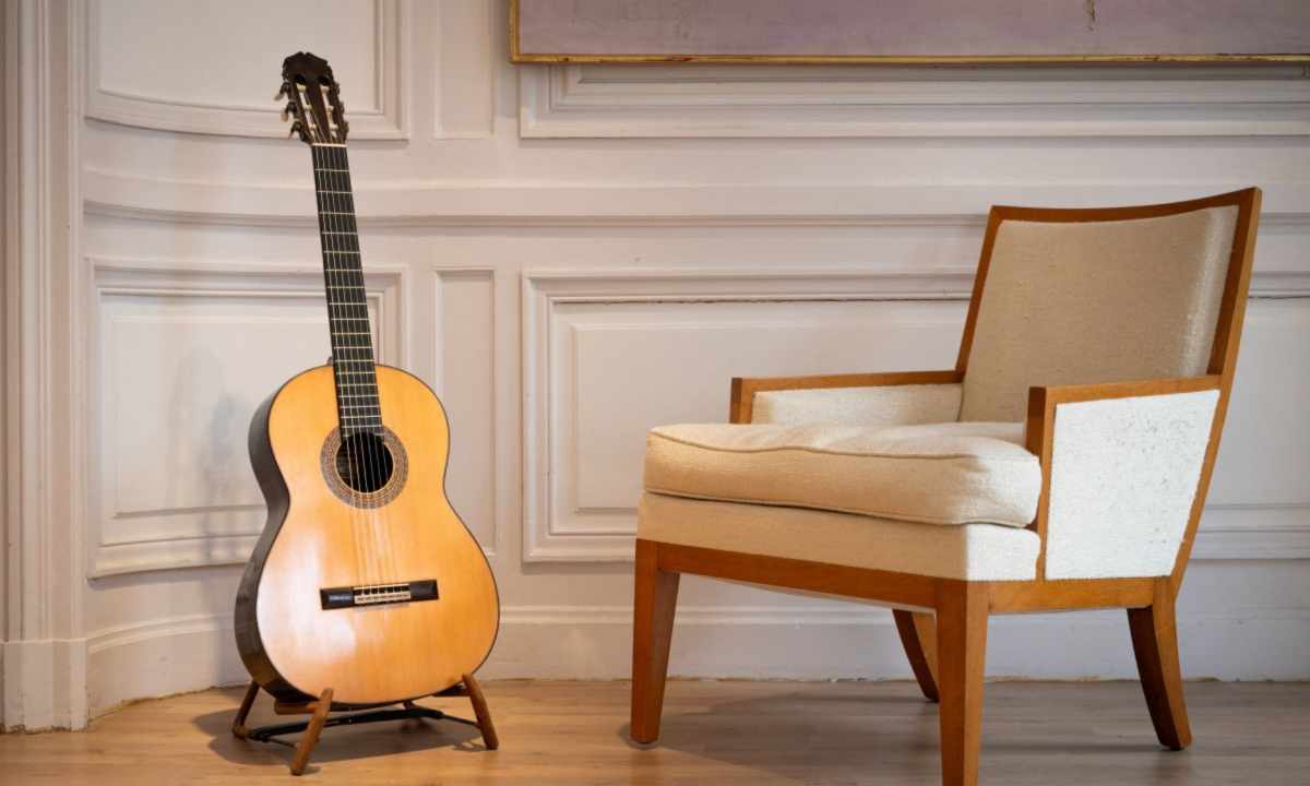 Legendaria guitarra española “La Inédita”, a subasta en París