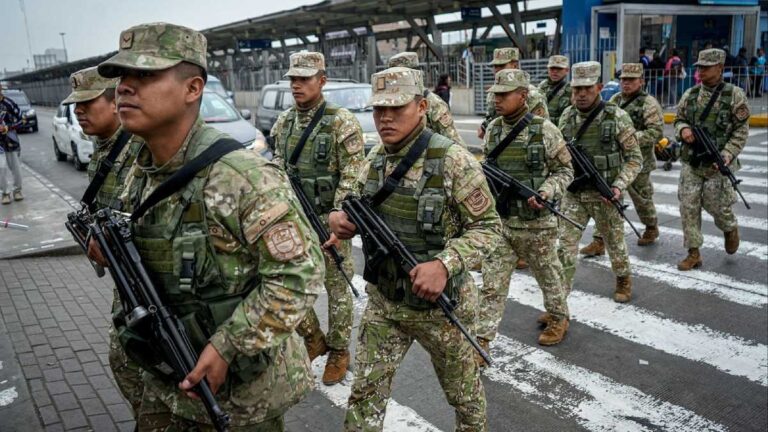 Gobierno despliega militares en Lima por ola de inseguridad