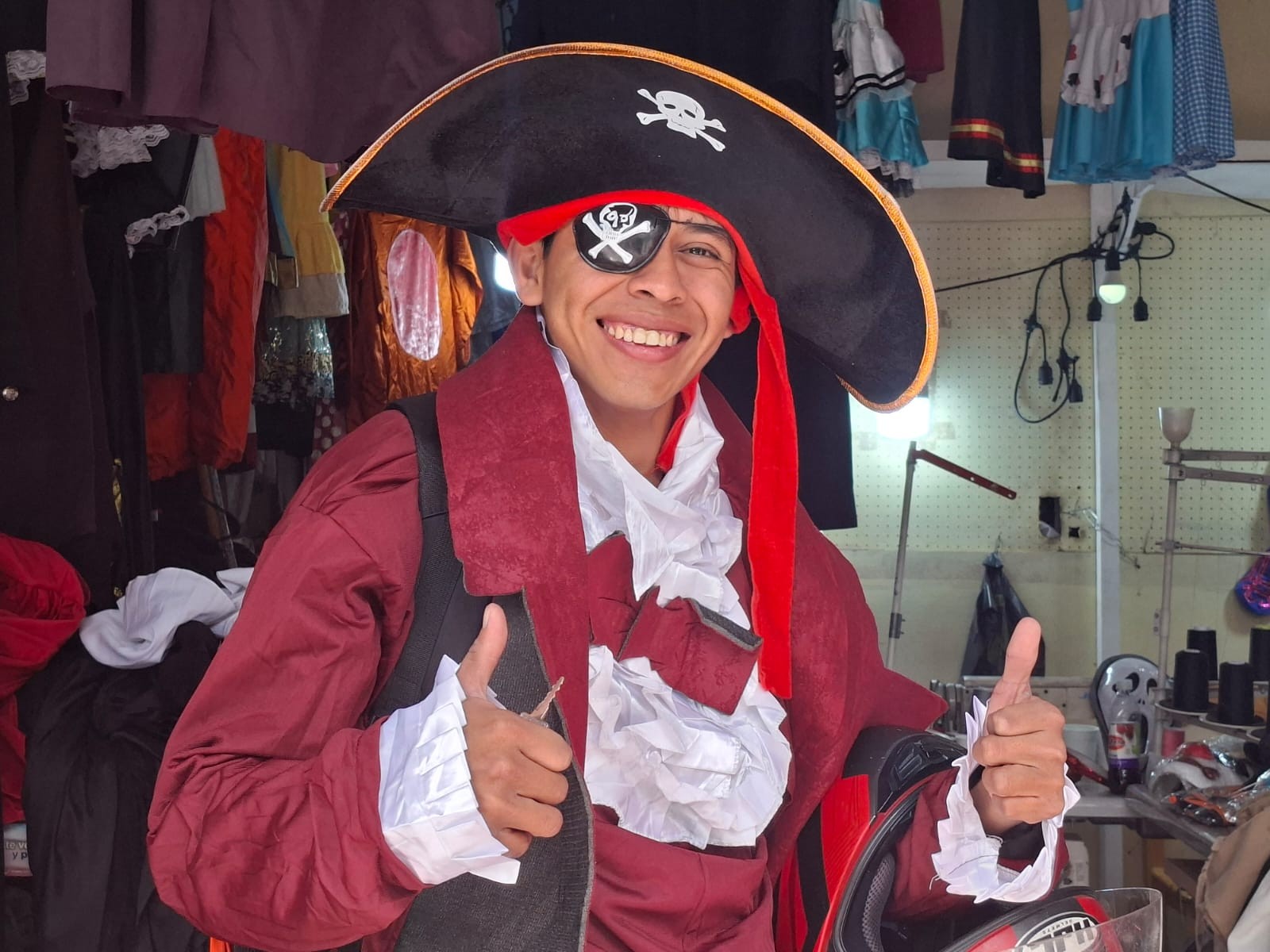 Alta demanda de disfraces por Halloween en comercios de la zona 1 ...