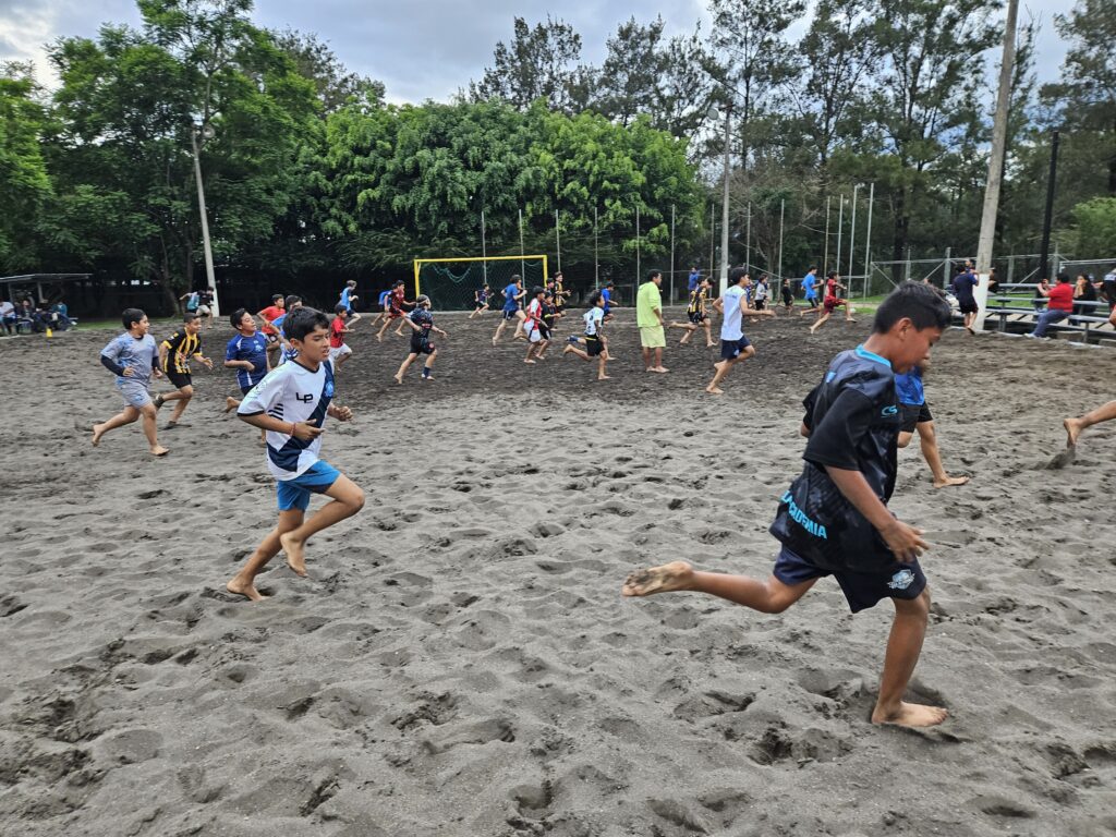 Campo Marte cuenta ahora con cancha de fútbol playa