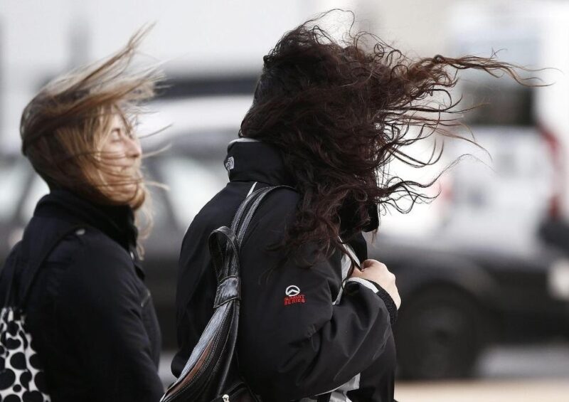 Clima: emiten recomendaciones por viento acelerado y descensos de ...