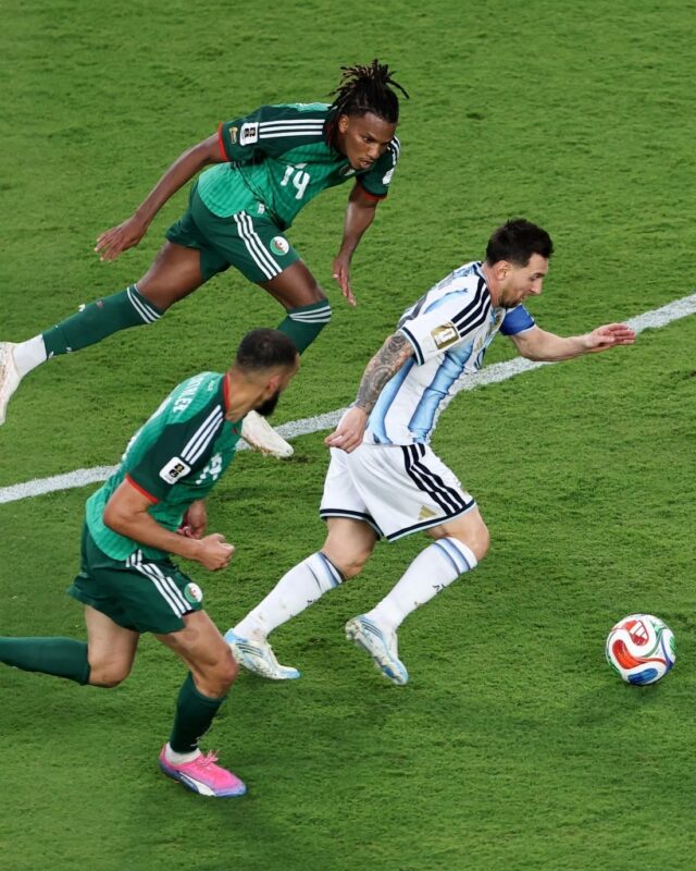 Argentina debuta con hat-trick de Messi y hace historia